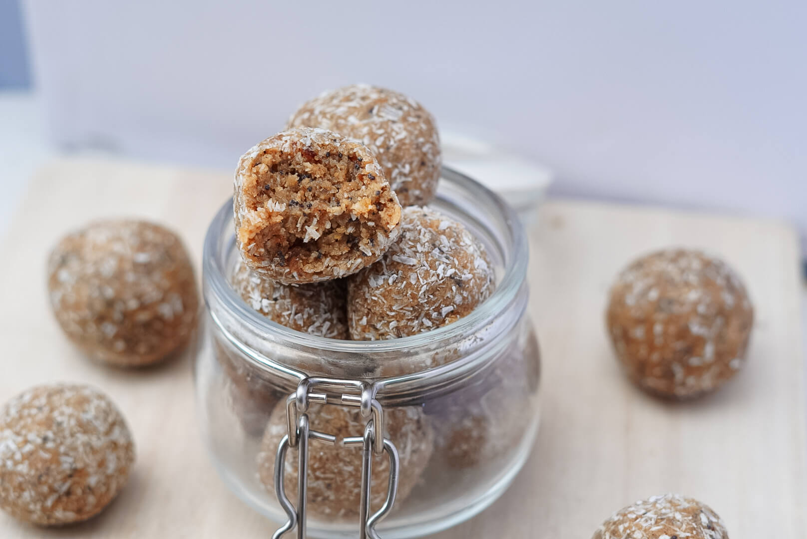 Lemon Energy Bliss Balls With Organic Hemp Seeds